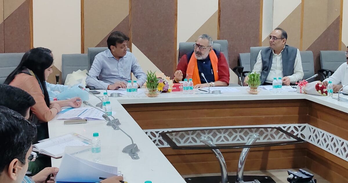 Union Textile Minister reviews progress of PM Mitra Mega Textile Park ...
